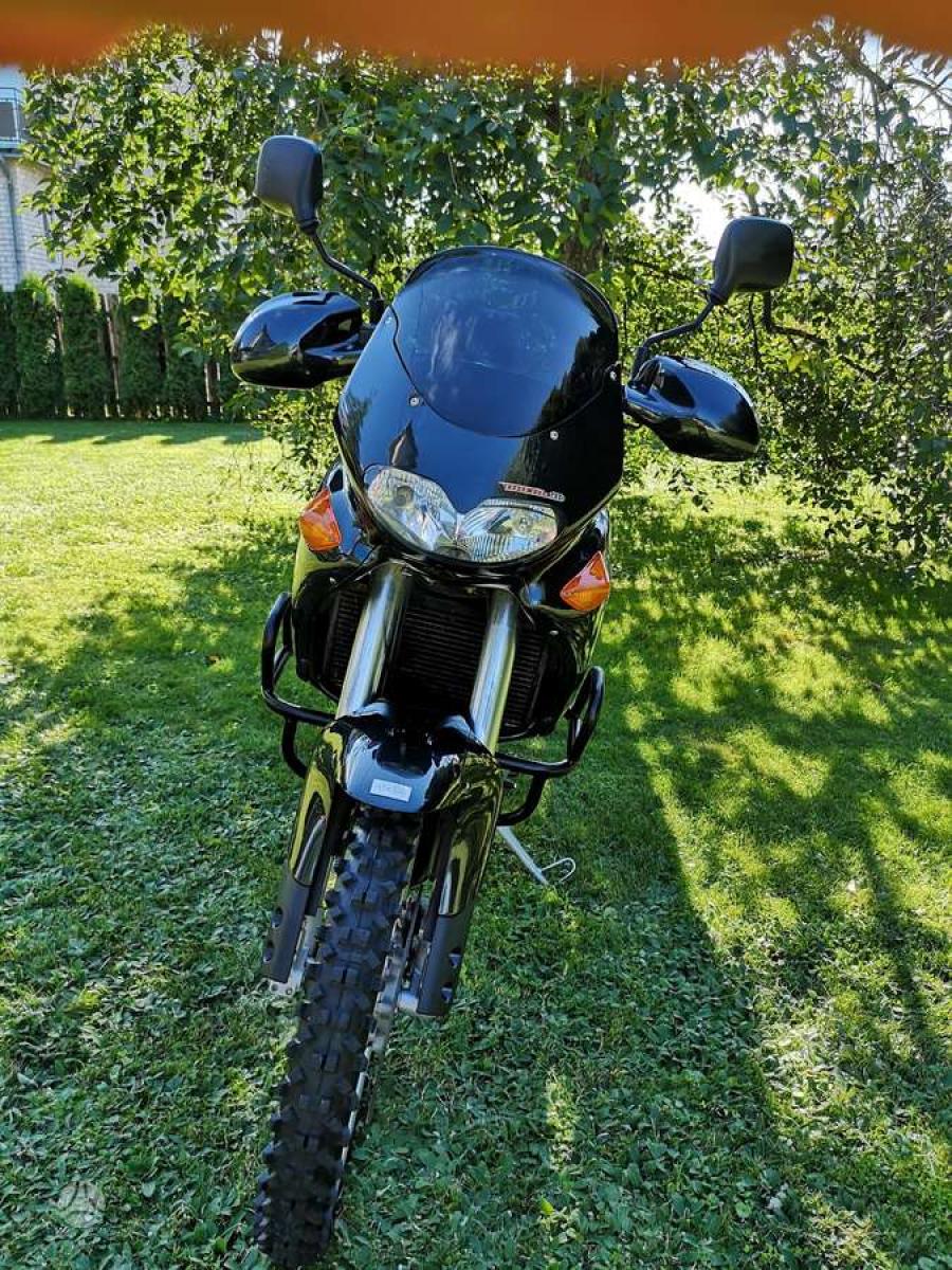 Melns Aprilia Pegaso 2000 Marijampole, ar dzinēja tilpumu 0.65 L un nobraukumu 26 tūkst. km par 1899 €, foto 8 vietnē AUTOMOTO.COM.LV