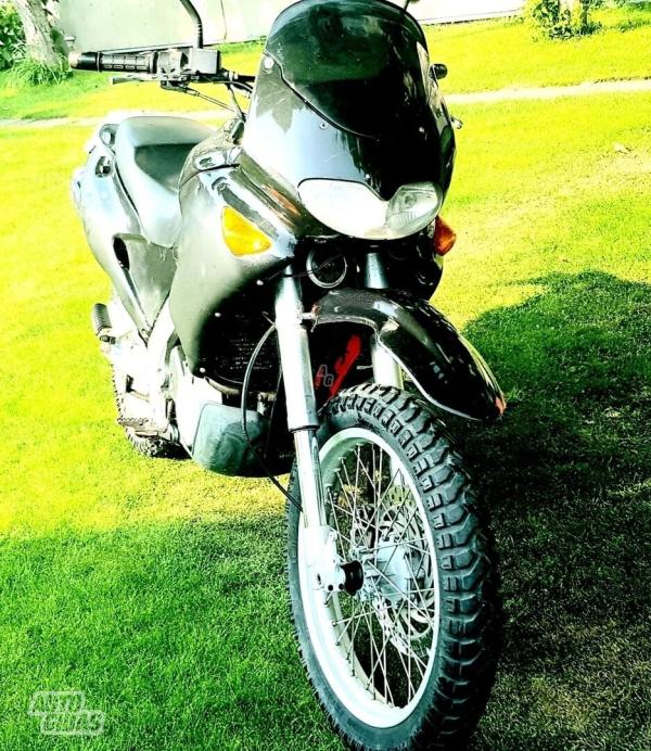 Black Aprilia Pegaso 2004 in Jonava, with an engine capacity of 0.65 L and mileage of 39 thousand km for 900 €, photo 1 on AUTOMOTO.COM.LV