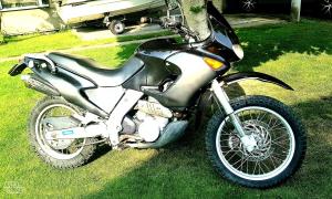 Black Aprilia Pegaso 2004 in Jonava, with an engine capacity of 0.65 L and mileage of 39 thousand km for 900 €, photo 3 on AUTOMOTO.COM.LV