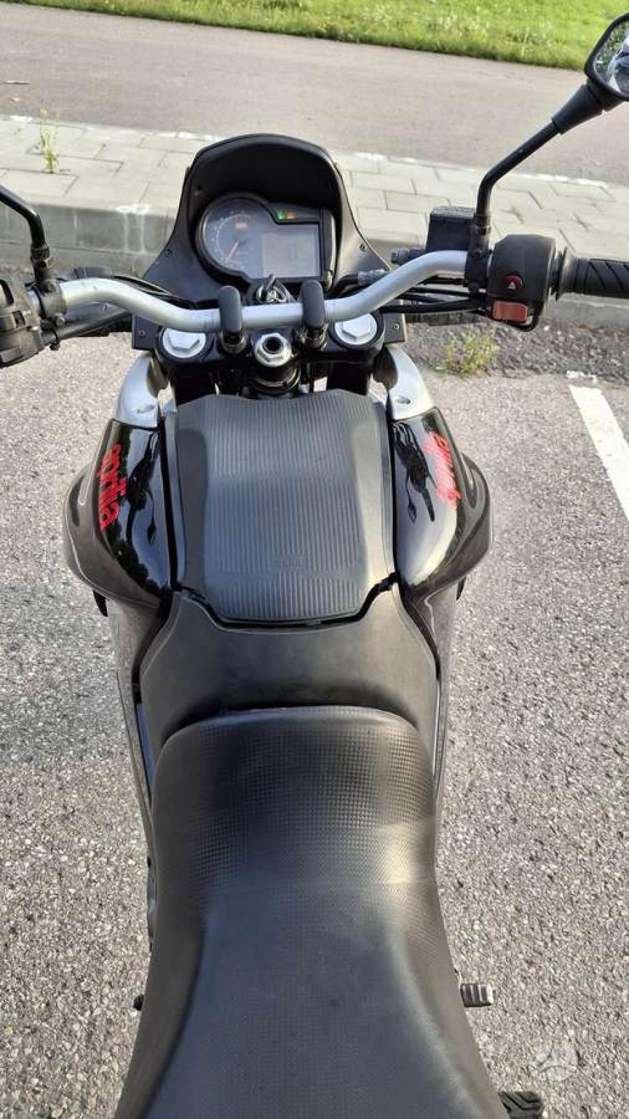 Melns Aprilia Pegaso 2005 Elektrėnai, ar dzinēja tilpumu 0.66 L un nobraukumu 48 tūkst. km par 2550 €, foto 6 vietnē AUTOMOTO.COM.LV