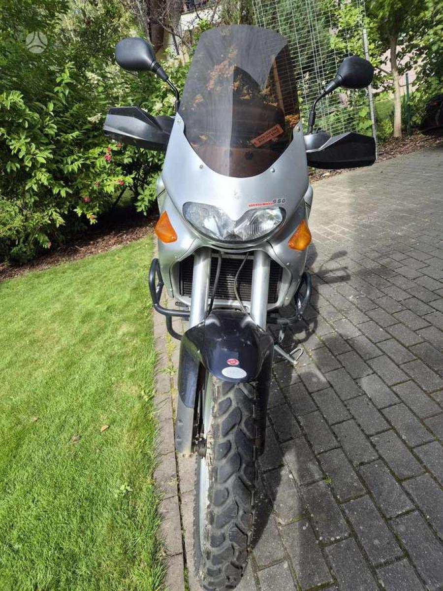 Pelēks Aprilia Pegaso 1998 Viļņa, ar dzinēja tilpumu 0.65 L un nobraukumu 60 tūkst. km par 1290 €, foto 3 vietnē AUTOMOTO.COM.LV