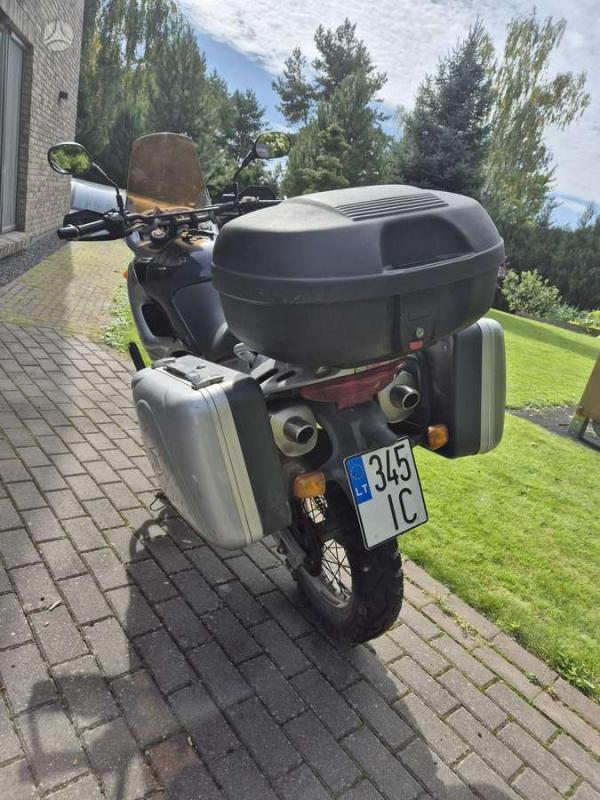 Pelēks Aprilia Pegaso 1998 Viļņa, ar dzinēja tilpumu 0.65 L un nobraukumu 60 tūkst. km par 1290 €, foto 6 vietnē AUTOMOTO.COM.LV