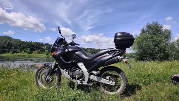 Aprilia Pegaso 2000 Kauņa, ar dzinēja tilpumu 0.65 L un nobraukumu 41 tūkst. km par 1750 €, foto 1 vietnē AUTOMOTO.COM.LV