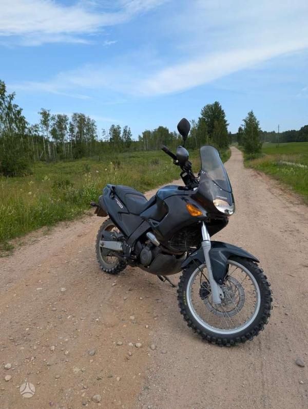 Aprilia Pegaso 2001 in Zarasai, with an engine capacity of 0.65 L and mileage of 45 thousand km for 1550 €, photo 1 on AUTOMOTO.COM.LV