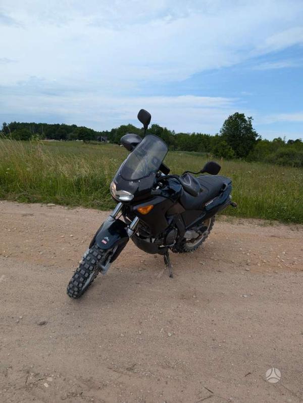 Aprilia Pegaso 2001 in Zarasai, with an engine capacity of 0.65 L and mileage of 45 thousand km for 1550 €, photo 5 on AUTOMOTO.COM.LV