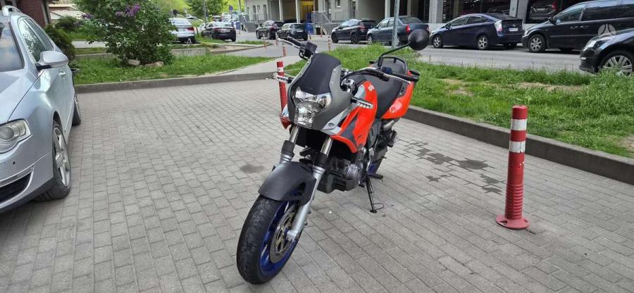 Red Aprilia Pegaso 2008 in Vilnius, with an engine capacity of 0.66 L and mileage of 25 thousand km for 2100 €, photo 3 on AUTOMOTO.COM.LV