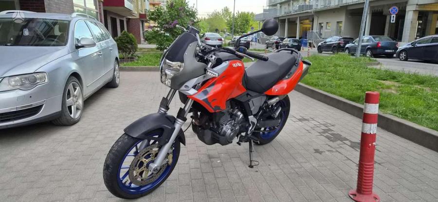 Red Aprilia Pegaso 2008 in Vilnius, with an engine capacity of 0.66 L and mileage of 25 thousand km for 2100 €, photo 6 on AUTOMOTO.COM.LV