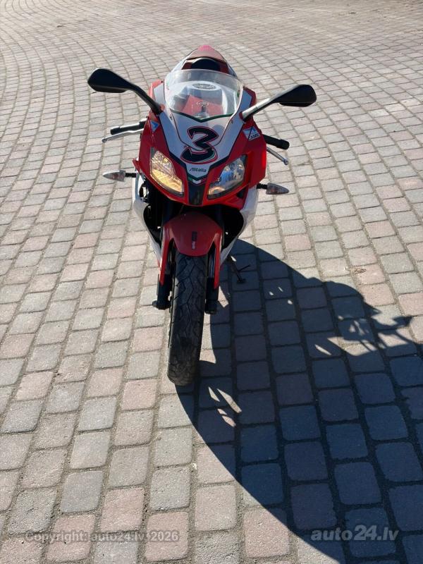 Pelēks Aprilia RS 125 2012 Paide, ar dzinēja tilpumu 0.14 L un nobraukumu 13 tūkst. km par 3000 €, foto 3 vietnē AUTOMOTO.COM.LV