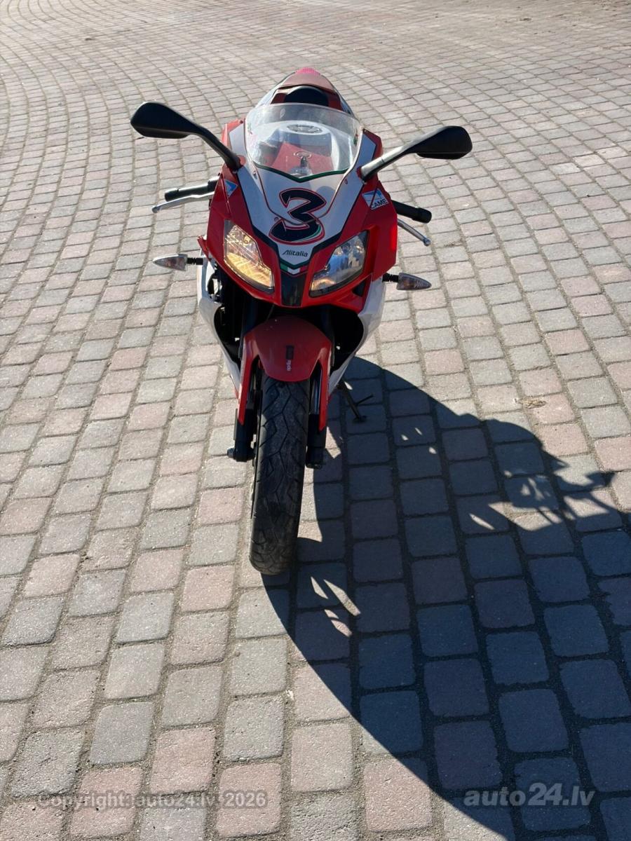 Pelēks Aprilia RS 125 2012 Paide, ar dzinēja tilpumu 0.14 L un nobraukumu 13 tūkst. km par 3000 €, foto 3 vietnē AUTOMOTO.COM.LV