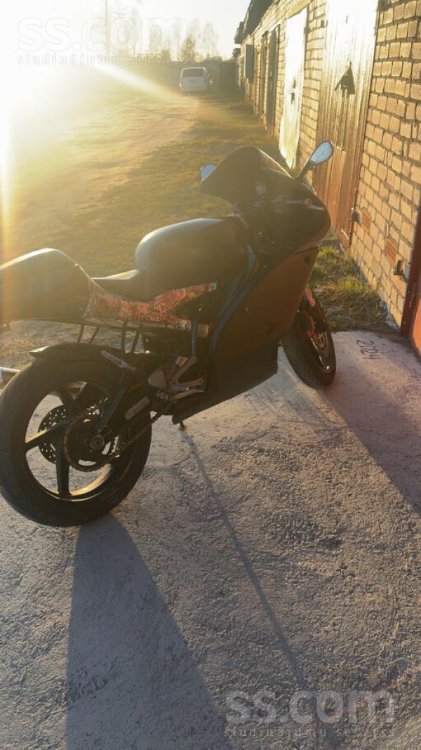 Aprilia RS 125 2004 Saldus, ar dzinēja tilpumu 0.13 L un nobraukumu 0 tūkst. km par 950 €, foto 2 vietnē AUTOMOTO.COM.LV
