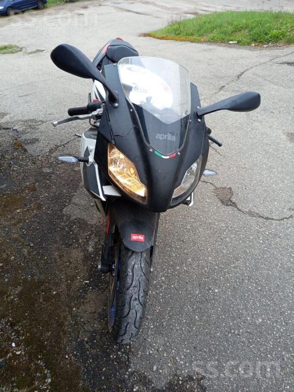 Aprilia RS 125 2011 in Jelgava, with an engine capacity of 0.13 L and mileage of 0 thousand km for 1500 €, photo 5 on AUTOMOTO.COM.LV