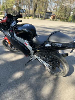 Black Aprilia RS 2002 in Panevezys, with an engine capacity of 0.05 L and mileage of 27 thousand km for 1100 €, photo 5 on AUTOMOTO.COM.LV