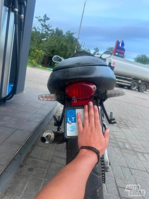 Black Aprilia RS 2005 in Vilnius, with an engine capacity of 0.05 L and mileage of 13 thousand km for 1400 €, photo 6 on AUTOMOTO.COM.LV