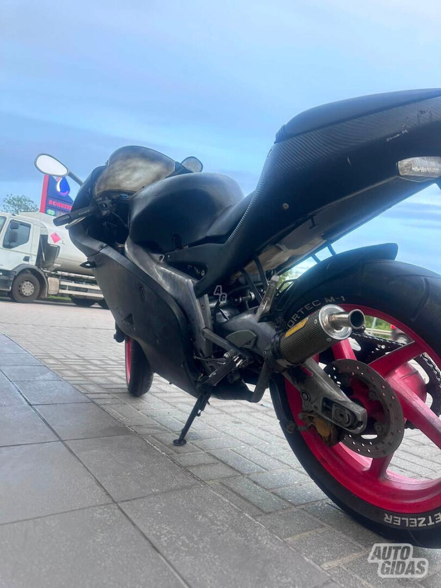 Black Aprilia RS 2005 in Vilnius, with an engine capacity of 0.05 L and mileage of 13 thousand km for 1400 €, photo 7 on AUTOMOTO.COM.LV