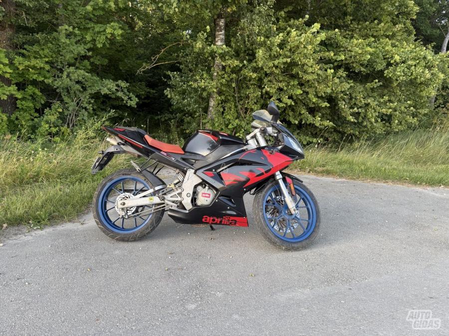 Black Aprilia RS 2007 in Mazeikiai, with an engine capacity of 0.05 L and mileage of 0 thousand km for 1200 €, photo 5 on AUTOMOTO.COM.LV