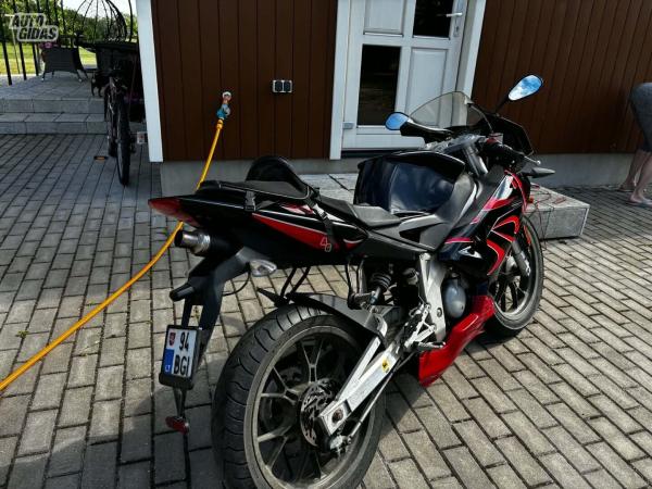 Black Aprilia RS 2010 in Alytus, with an engine capacity of 0.05 L and mileage of 20 thousand km for 1600 €, photo 3 on AUTOMOTO.COM.LV