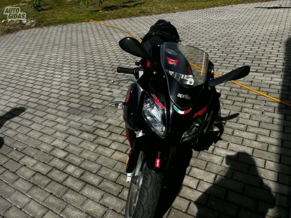 Black Aprilia RS 2010 in Alytus, with an engine capacity of 0.05 L and mileage of 20 thousand km for 1600 €, photo 10 on AUTOMOTO.COM.LV