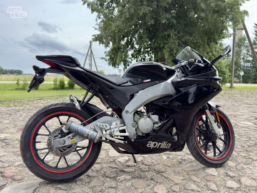 Melns Aprilia RS 2014 Biržai, ar dzinēja tilpumu 0.05 L un nobraukumu 15 tūkst. km par 1700 €, foto 7 vietnē AUTOMOTO.COM.LV