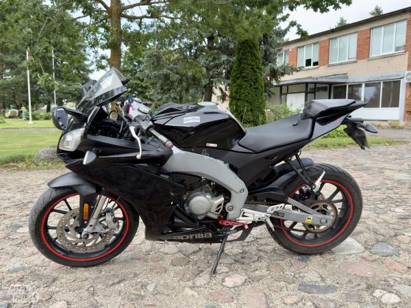 Melns Aprilia RS 2014 Biržai, ar dzinēja tilpumu 0.05 L un nobraukumu 15 tūkst. km par 1700 €, foto 7 vietnē AUTOMOTO.COM.LV