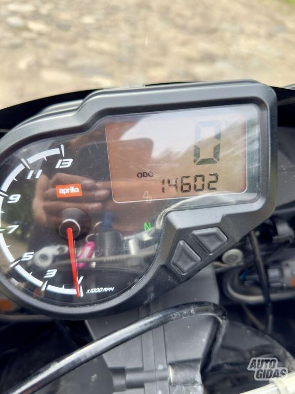 Melns Aprilia RS 2014 Biržai, ar dzinēja tilpumu 0.05 L un nobraukumu 15 tūkst. km par 1700 €, foto 8 vietnē AUTOMOTO.COM.LV