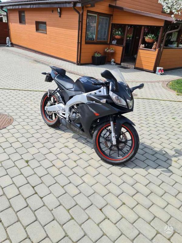 Melns Aprilia RS 2014 Gargždai, ar dzinēja tilpumu 50.00 L un nobraukumu 20 tūkst. km par 3000 €, foto 1 vietnē AUTOMOTO.COM.LV