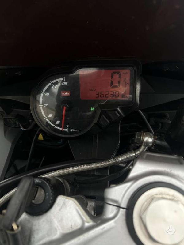 Black Aprilia RS 2015 in Panevezys, with an engine capacity of 0.13 L and mileage of 36 thousand km for 1250 €, photo 8 on AUTOMOTO.COM.LV