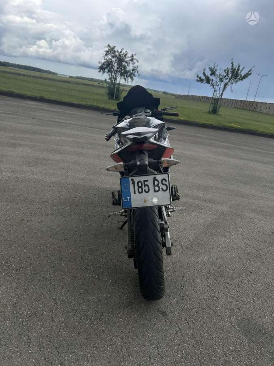 Black Aprilia RS 2015 in Panevezys, with an engine capacity of 0.13 L and mileage of 36 thousand km for 1250 €, photo 4 on AUTOMOTO.COM.LV