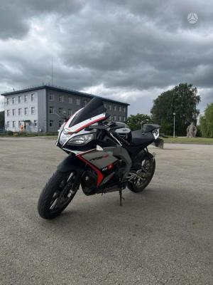 Black Aprilia RS 2015 in Panevezys, with an engine capacity of 0.13 L and mileage of 36 thousand km for 1250 €, photo 6 on AUTOMOTO.COM.LV