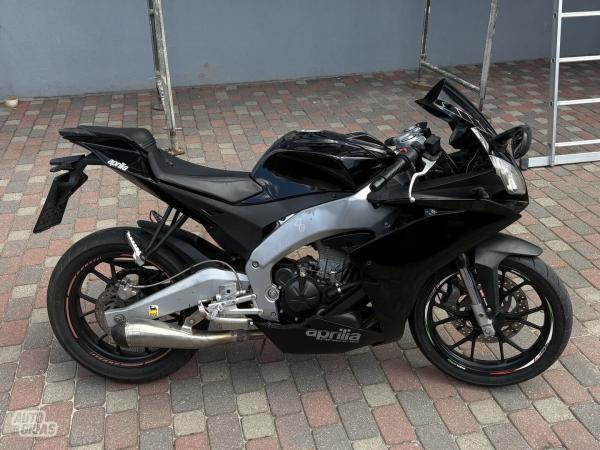 Melns Aprilia RS 2015 Telšiai, ar dzinēja tilpumu 0.13 L un nobraukumu 32 tūkst. km par 1750 €, foto 4 vietnē AUTOMOTO.COM.LV
