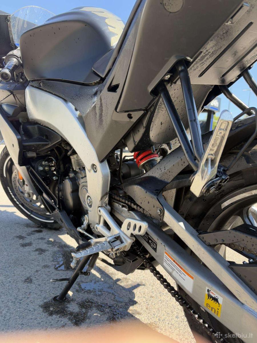 Melns Aprilia RS 2016 Viļņa, ar dzinēja tilpumu 0.13 L un nobraukumu 21 tūkst. km par 1500 €, foto 5 vietnē AUTOMOTO.COM.LV