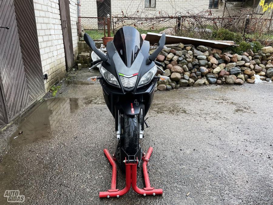 Black Aprilia RS 2016 in Silute, with an engine capacity of 0.05 L and mileage of 16 thousand km for 1930 €, photo 7 on AUTOMOTO.COM.LV