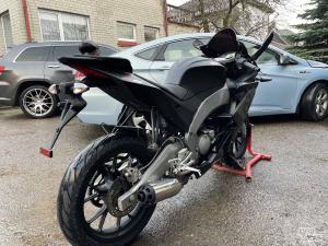 Black Aprilia RS 2016 in Silute, with an engine capacity of 0.05 L and mileage of 16 thousand km for 1930 €, photo 8 on AUTOMOTO.COM.LV