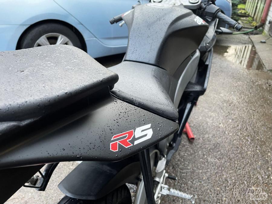 Black Aprilia RS 2016 in Silute, with an engine capacity of 0.05 L and mileage of 16 thousand km for 1930 €, photo 14 on AUTOMOTO.COM.LV