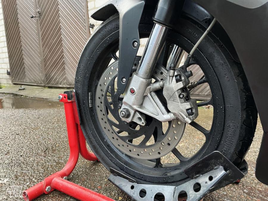 Black Aprilia RS 2016 in Silute, with an engine capacity of 0.05 L and mileage of 16 thousand km for 1930 €, photo 18 on AUTOMOTO.COM.LV