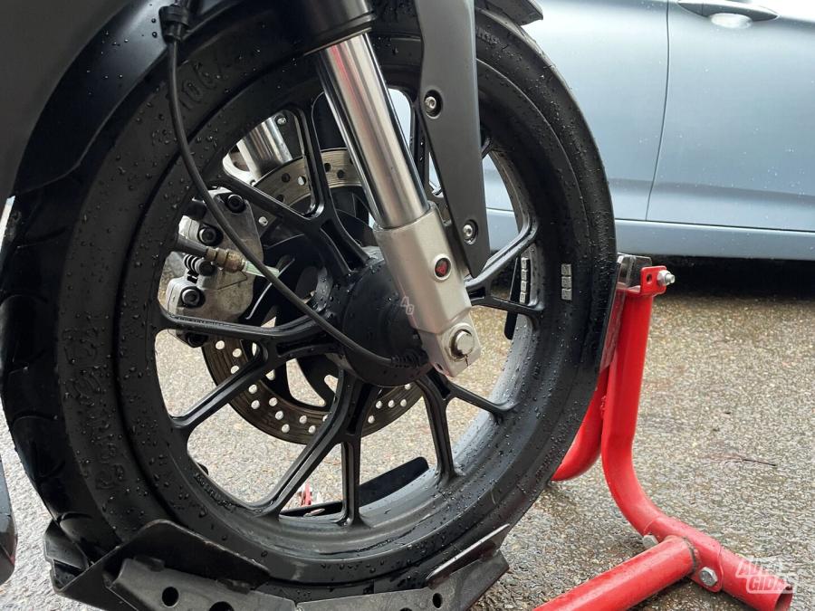 Black Aprilia RS 2016 in Silute, with an engine capacity of 0.05 L and mileage of 16 thousand km for 1930 €, photo 19 on AUTOMOTO.COM.LV