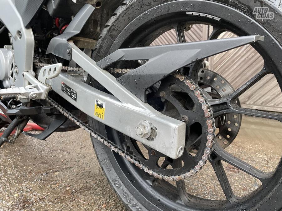 Black Aprilia RS 2016 in Silute, with an engine capacity of 0.05 L and mileage of 16 thousand km for 1930 €, photo 22 on AUTOMOTO.COM.LV