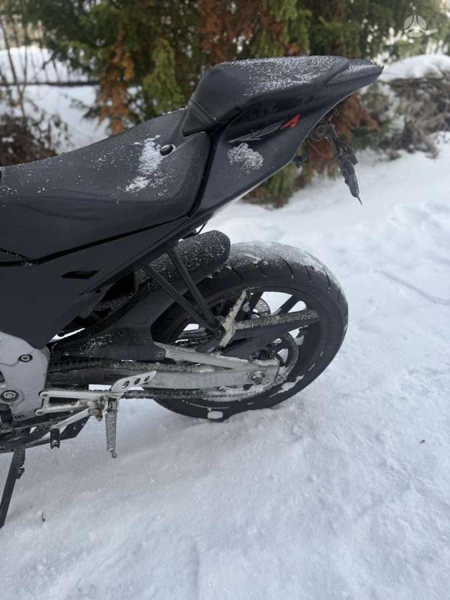 Black Aprilia RS 2017 in Vilkaviskis, with an engine capacity of 0.13 L and mileage of 32 thousand km for 1270 €, photo 4 on AUTOMOTO.COM.LV