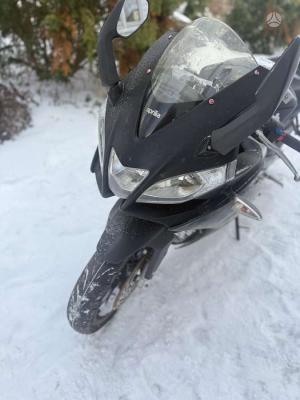 Black Aprilia RS 2017 in Vilkaviskis, with an engine capacity of 0.13 L and mileage of 32 thousand km for 1270 €, photo 10 on AUTOMOTO.COM.LV