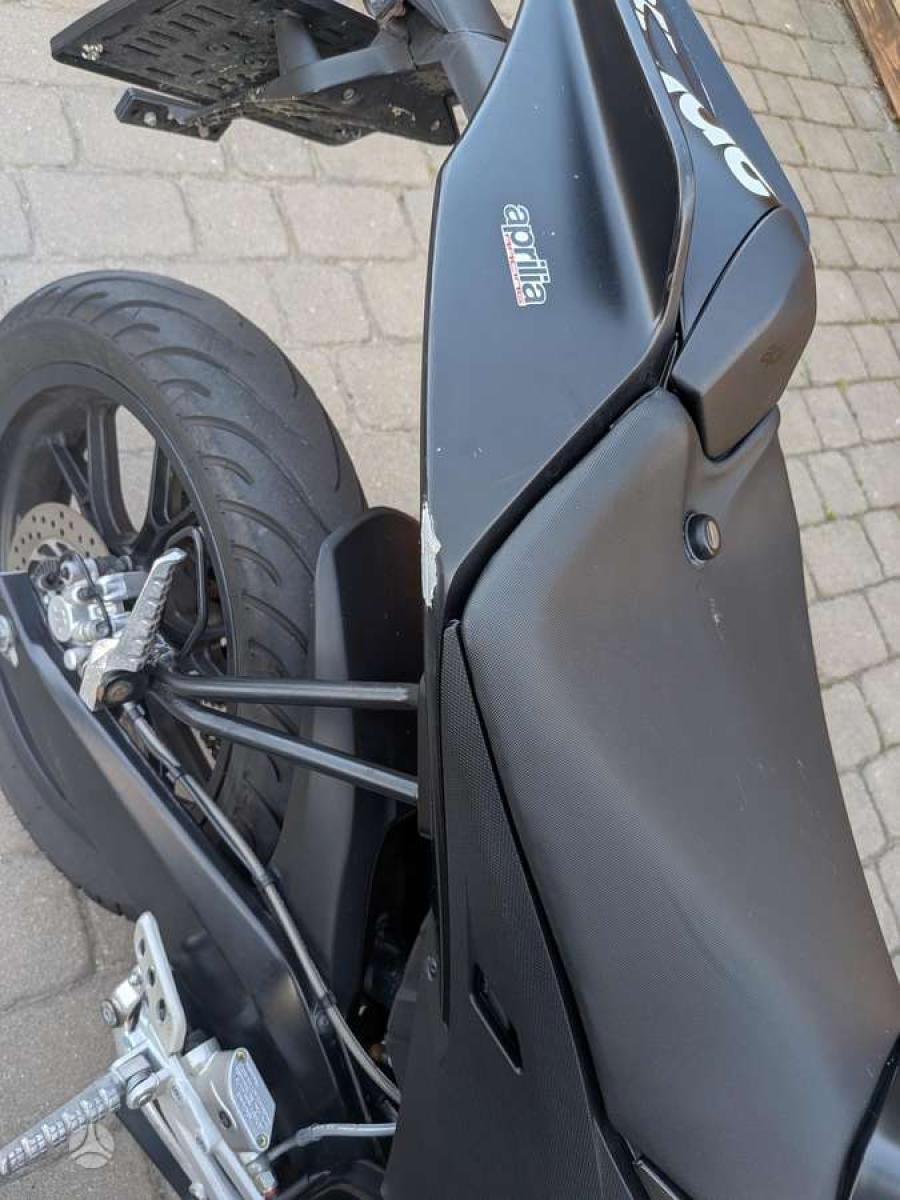 Black Aprilia RS 2023 in Kaunas, with an engine capacity of 0.13 L and mileage of 18 thousand km for 2350 €, photo 6 on AUTOMOTO.COM.LV
