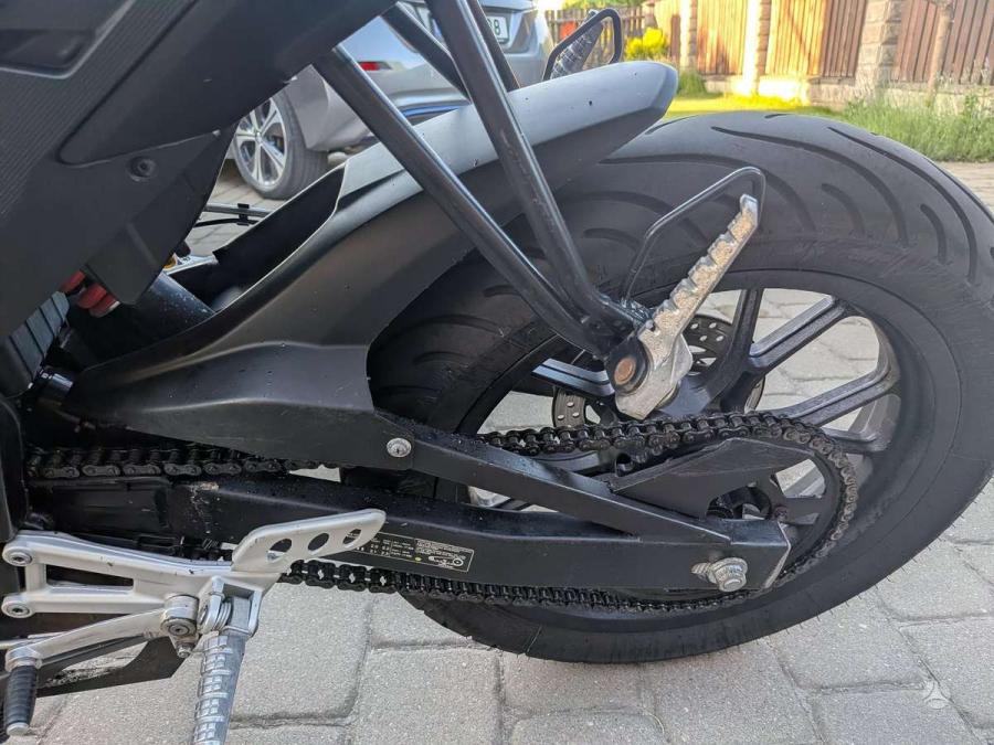 Black Aprilia RS 2023 in Kaunas, with an engine capacity of 0.13 L and mileage of 18 thousand km for 2350 €, photo 8 on AUTOMOTO.COM.LV