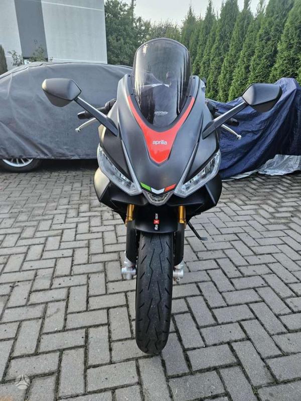 Melns Aprilia RS 2023 Kauņa, ar dzinēja tilpumu 0.66 L un nobraukumu 12 tūkst. km par 6900 €, foto 4 vietnē AUTOMOTO.COM.LV