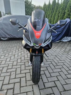 Melns Aprilia RS 2023 Kauņa, ar dzinēja tilpumu 0.66 L un nobraukumu 12 tūkst. km par 6900 €, foto 4 vietnē AUTOMOTO.COM.LV