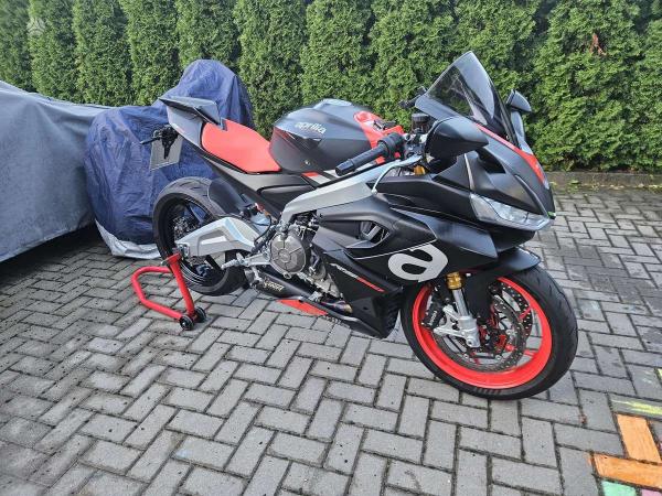 Melns Aprilia RS 2023 Kauņa, ar dzinēja tilpumu 0.66 L un nobraukumu 12 tūkst. km par 6900 €, foto 6 vietnē AUTOMOTO.COM.LV