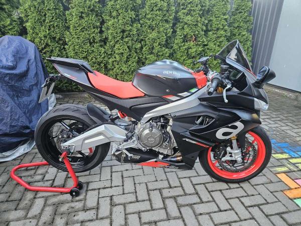 Melns Aprilia RS 2023 Kauņa, ar dzinēja tilpumu 0.66 L un nobraukumu 12 tūkst. km par 6900 €, foto 8 vietnē AUTOMOTO.COM.LV