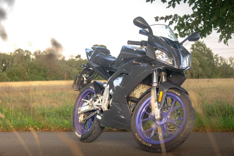 Grey Aprilia RS 2009 in Kursenai, with an engine capacity of 50.00 L and mileage of 41 thousand km for 1700 €, photo 3 on AUTOMOTO.COM.LV