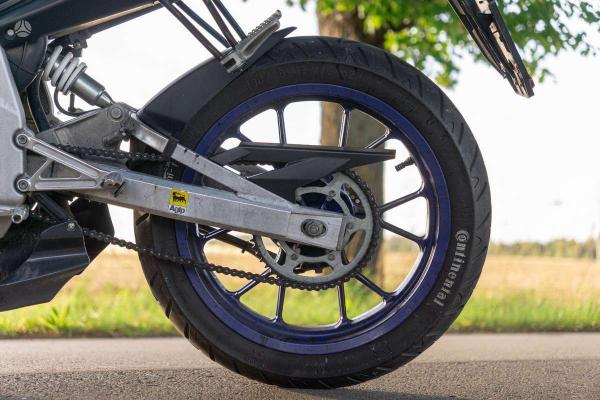 Grey Aprilia RS 2009 in Kursenai, with an engine capacity of 50.00 L and mileage of 41 thousand km for 1700 €, photo 6 on AUTOMOTO.COM.LV