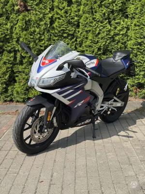 Aprilia RS 2023 Alīta, ar dzinēja tilpumu 0.13 L un nobraukumu 6 tūkst. km par 3195 €, foto 3 vietnē AUTOMOTO.COM.LV