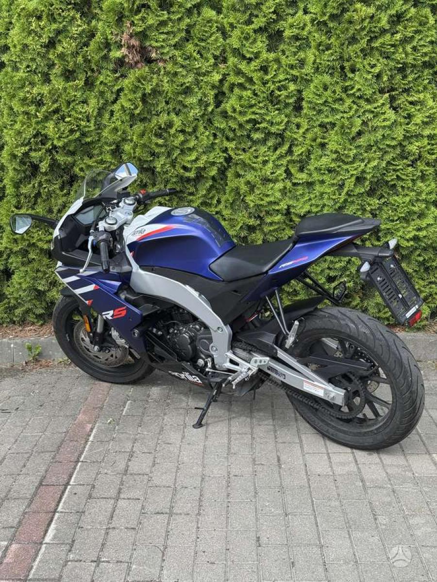 Aprilia RS 2023 Alīta, ar dzinēja tilpumu 0.13 L un nobraukumu 6 tūkst. km par 3195 €, foto 5 vietnē AUTOMOTO.COM.LV