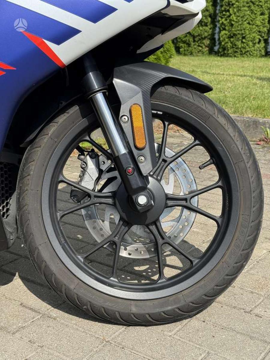 Aprilia RS 2023 Alīta, ar dzinēja tilpumu 0.13 L un nobraukumu 6 tūkst. km par 3195 €, foto 11 vietnē AUTOMOTO.COM.LV