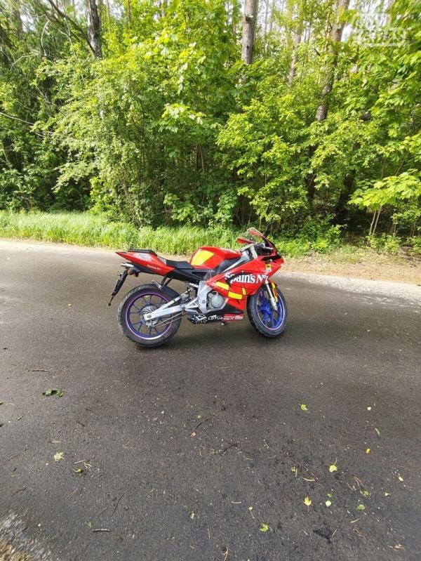 Red Aprilia RS 2007 in Vilnius, with an engine capacity of 0.05 L and mileage of 20 thousand km for 900 €, photo 2 on AUTOMOTO.COM.LV